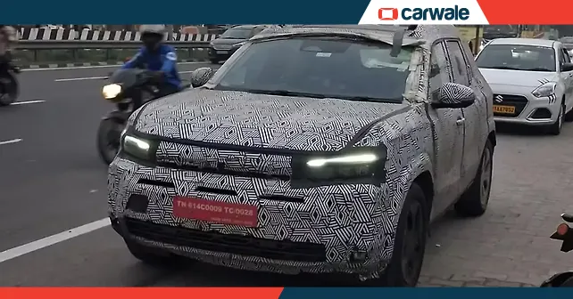 New-gen Renault Duster Spied Ahead of Launch - CarWale