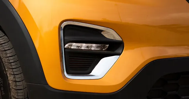 Renault Triber [2019-2023] Head Light And Tail Lights - CarWale