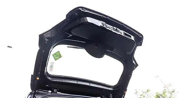 Tata Tiago Bootspace - CarWale