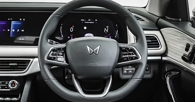 Mahindra XUV700 Steering Wheel - CarWale