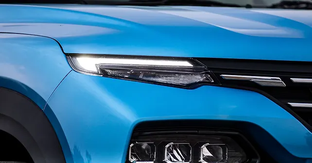 Renault Kiger [2021-2022] Head Light And Tail Lights - CarWale