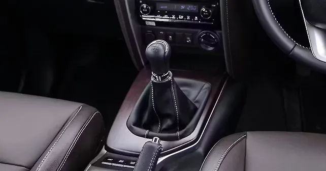 Toyota Fortuner Gear - CarWale
