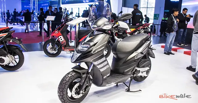 Aprilia Storm 125 disc variant showcased at 2020 Auto Expo - BikeWale