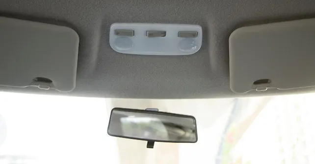 Nissan Magnite [2020-2024] Sunroof - CarWale