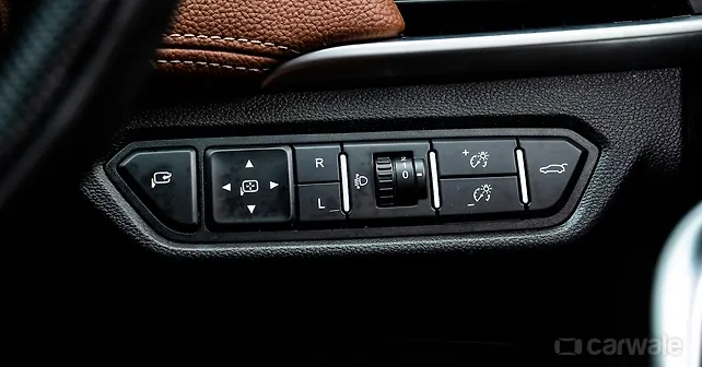 MG Hector Plus [2020-2023] Doors And Controls - CarWale