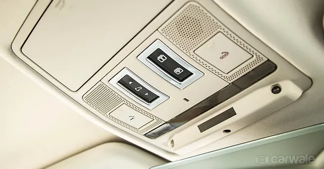 Land Rover Defender [2020-2021] Sunroof - CarWale