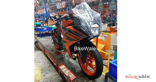 Next-gen KTM RC 200 spied in India ahead of its official launch - BikeWale