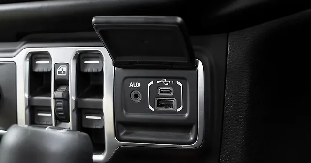 Jeep Wrangler Charging Ports - CarWale