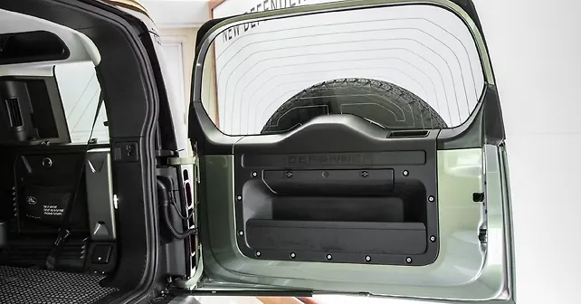 Land Rover Defender Bootspace - CarWale