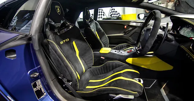 Lamborghini Huracan STO Seats - CarWale