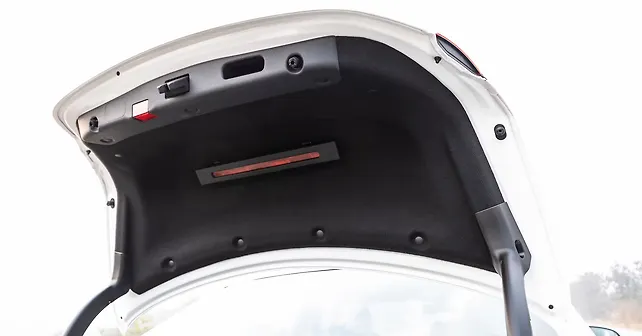 Mercedes-Benz AMG E53 Bootspace - CarWale