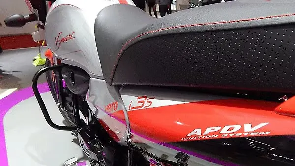 Hero Splendor iSmart Side Image - BikeWale