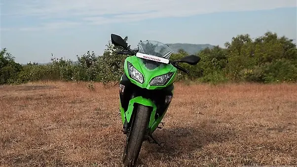 Images of Kawasaki Ninja 300 | Photos of Ninja 300 - BikeWale