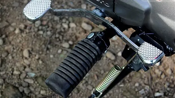 Hero Splendor Pro Classic Road Test Review - BikeWale