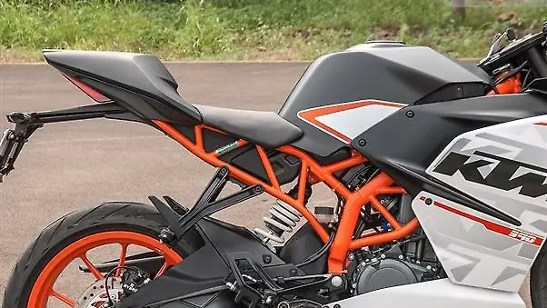 KTM RC390 [2014-2016] Side Image - BikeWale