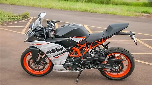 KTM RC390 [2014-2016] Rear Three-Quarter Image - BikeWale