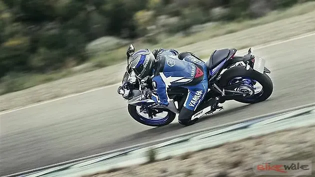 Yamaha YZF-R3 First Look Review - BikeWale