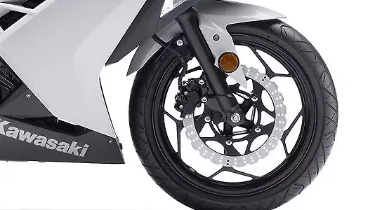 Yamaha YZF-R3 vs Kawasaki Ninja 300 vs Honda CBR250R: Spec comparison ...
