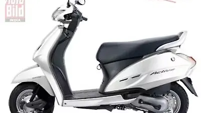 Honda Activa [2000-2015] Front Three-Quarter Image - BikeWale