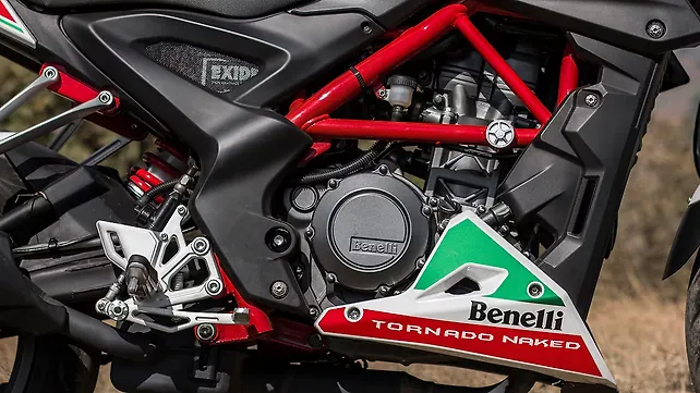 Benelli TNT 25 First Ride Review - BikeWale