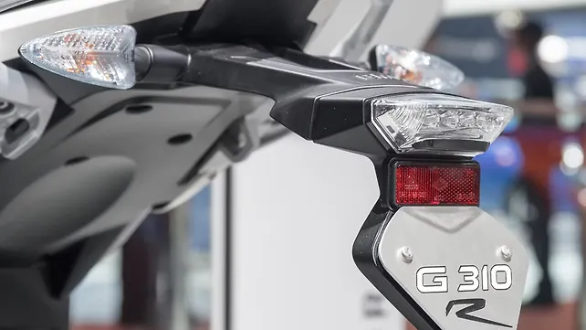 BMW G310R First Look Review - BikeWale