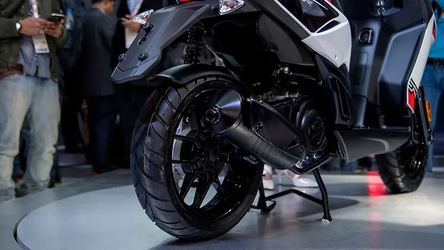 Aprilia SR 150 First Look Review - BikeWale