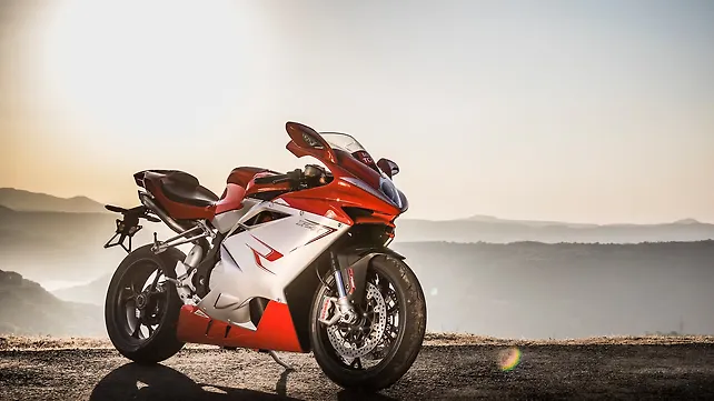 MV Agusta F4R First Ride Review - BikeWale