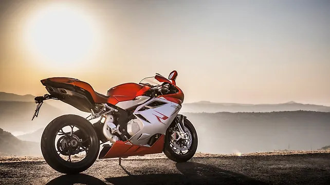 MV Agusta F4R First Ride Review - BikeWale