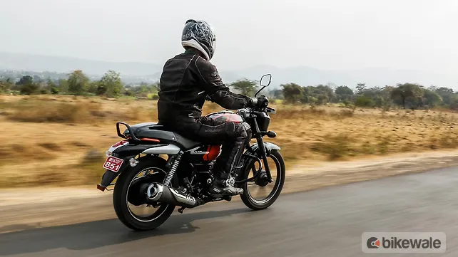 Bajaj V12 First Ride Review - BikeWale