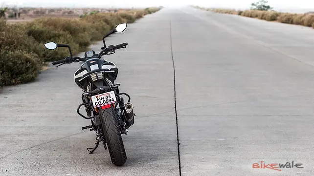 KTM 250 Duke First Ride Review - BikeWale