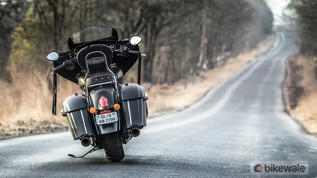 Indian Chieftain Dark Horse First Ride Review - BikeWale