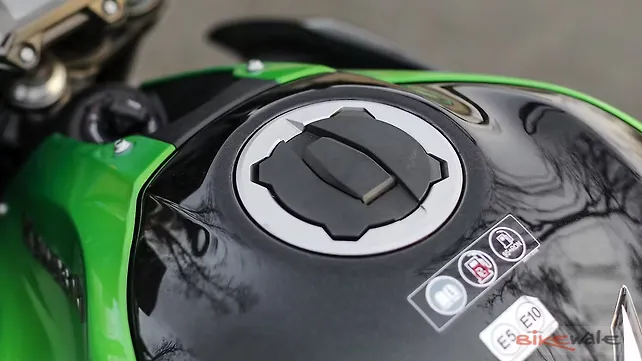 Kawasaki Z900 [2017-2018] Tank Image - BikeWale