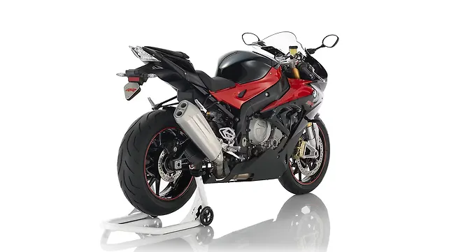 BMW S1000 RR [2017-2018] Front Three-Quarter Image - BikeWale