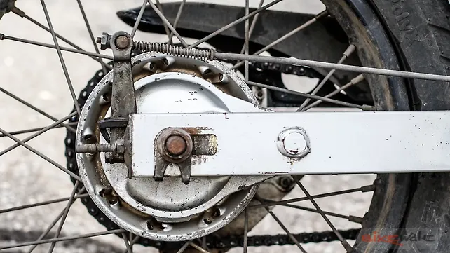 How to adjust the drum brakes on your two-wheeler | Maintenance Tips ...