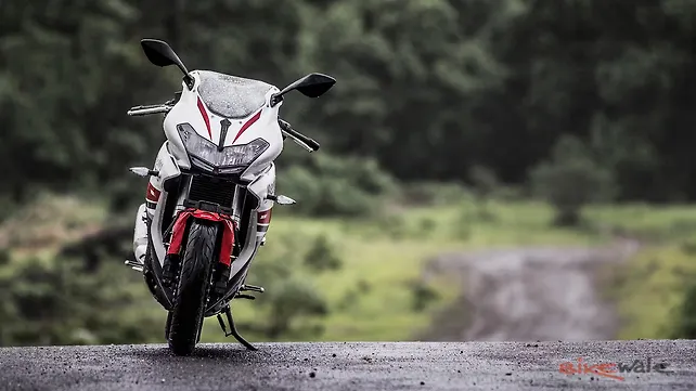 Images of Benelli 302R | Photos of 302R - BikeWale