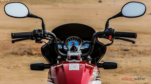 Hero Super Splendor 2018 Action Image - BikeWale