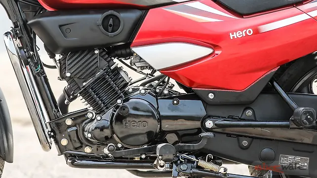 Hero Super Splendor 2018 Action Image - BikeWale
