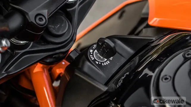 2017 KTM 390 Duke First Ride Review - BikeWale