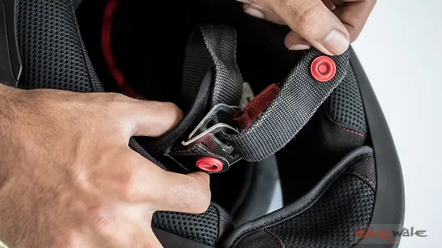 How to choose the perfect helmet - BikeWale