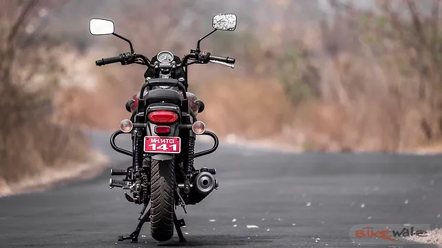 2018 Bajaj Avenger 180 First Ride Review - BikeWale