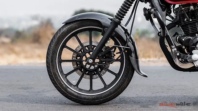 2018 Bajaj Avenger 180 First Ride Review - BikeWale