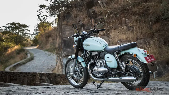 2019 Jawa Forty-Two First Ride Review - BikeWale