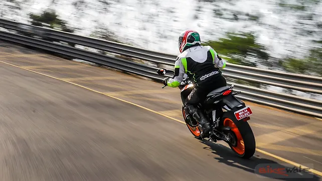KTM 125 Duke Track Ride Review - BikeWale