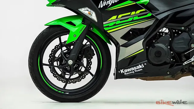 Kawasaki Ninja 400 Rear Wheel & Tyre Image - BikeWale
