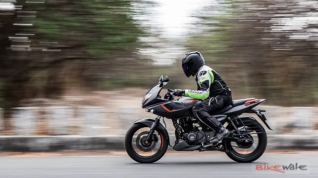 Bajaj Pulsar 180F: Road Test Review - BikeWale