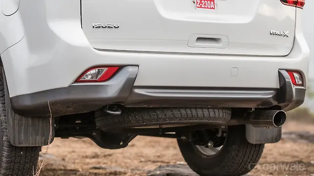 Isuzu MU-X First Drive Review - CarWale