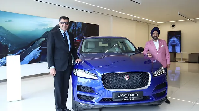 Jaguar Land Rover opens new showroom in Jaipur - CarWale
