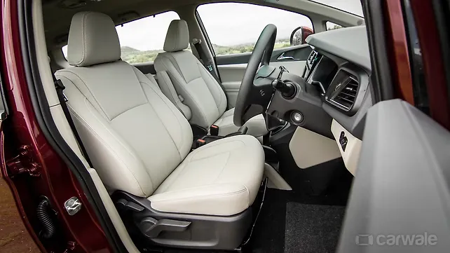 Mahindra Marazzo First Drive Review - CarWale