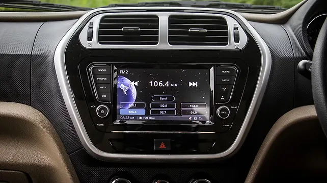 Mahindra TUV300 Plus First Drive Review - CarWale