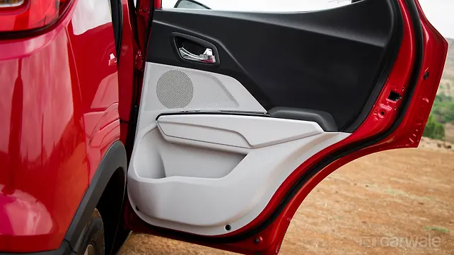 Mahindra XUV300 diesel AMT First Drive Review - CarWale